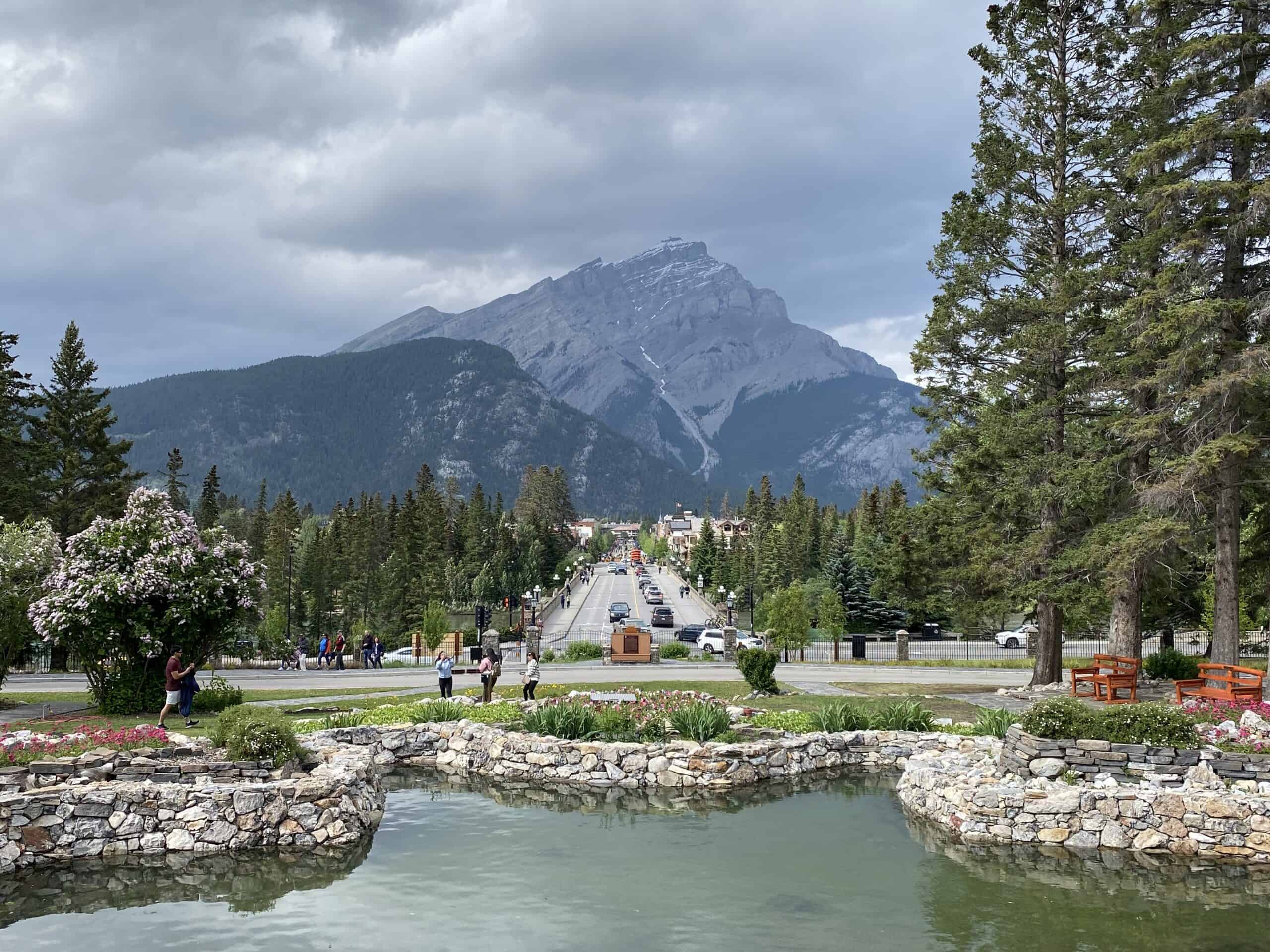Banff to Jasper Road Trip: A 6 Day Tour of the Beautiful Canadian ...